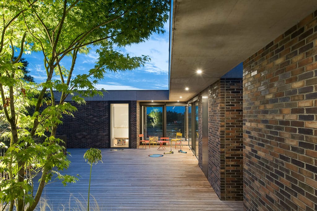 frey architectes. Maisons modernes en brique et béton.